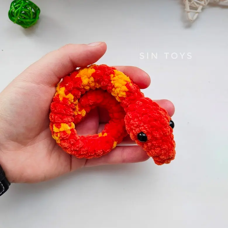 Crochet mini snake amigurumi pattern - AmigurumiA